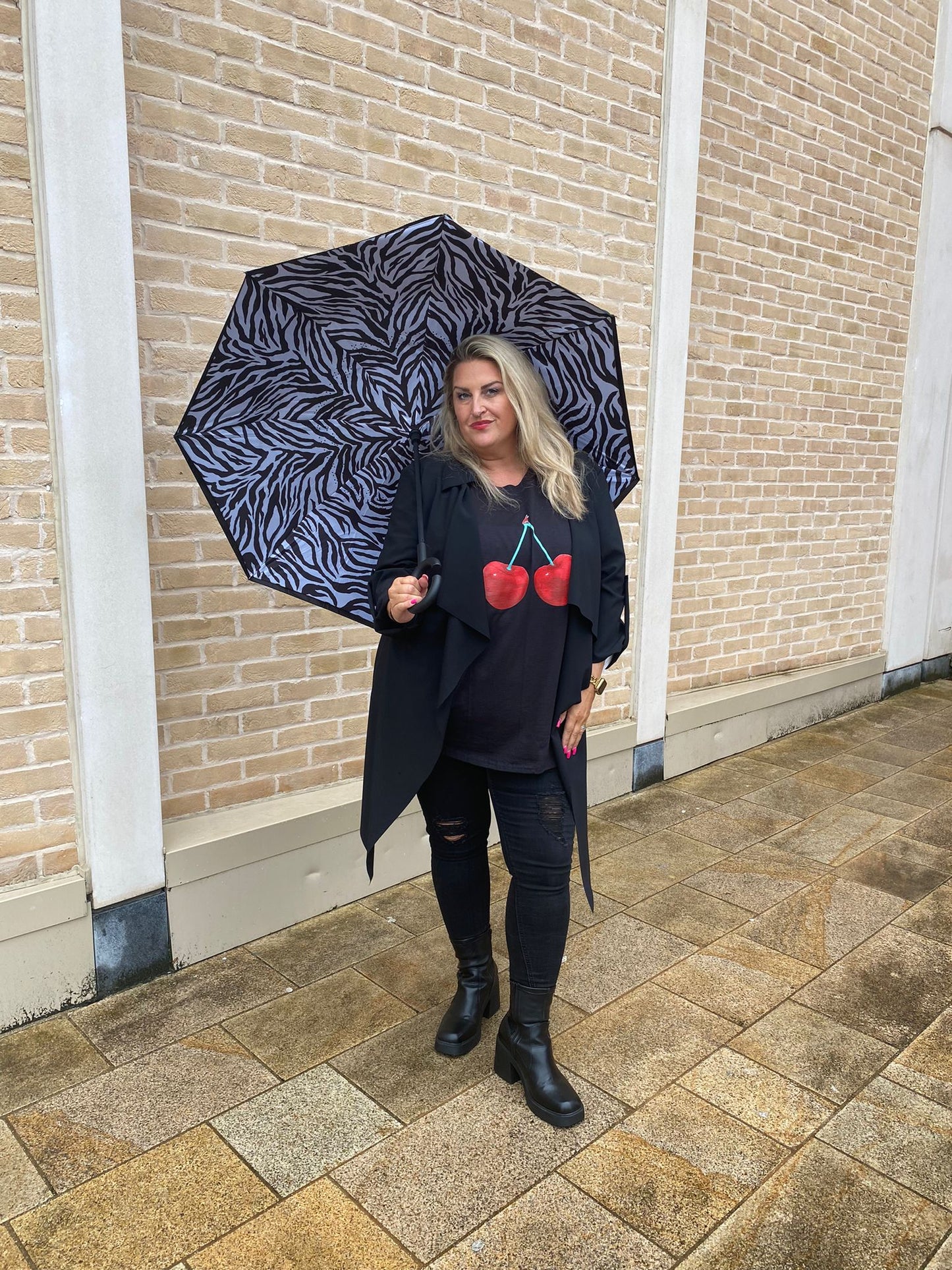 Inside Out Umbrella Zebra Print – The Closet Queen